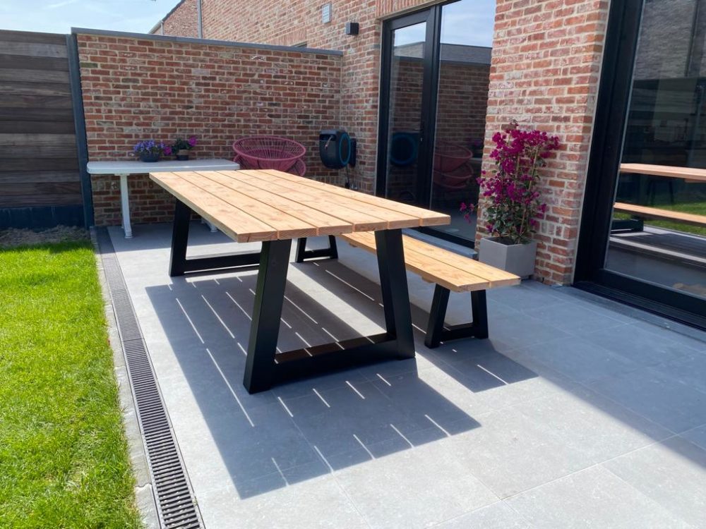 Douglas tuintafel Olena met stalen poten kopen? Bestel nu [- 20%]